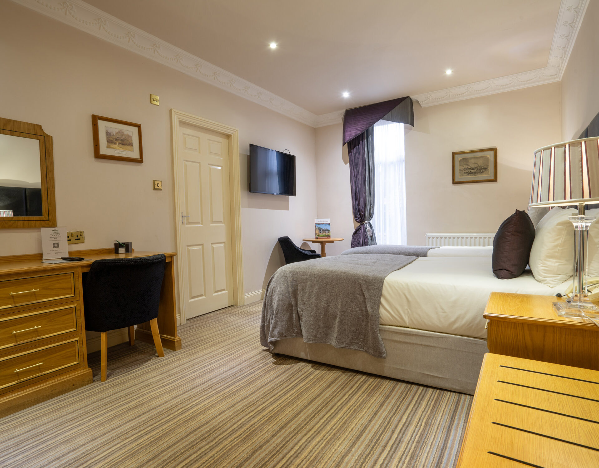 Single Room | Single Hotel Room | 4* Waterton Park